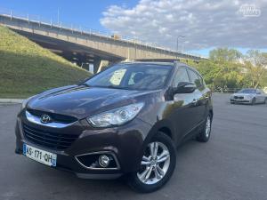 Hyundai ix35 2010 in Kaunas, with an engine capacity of 2.00 L and mileage of 275 thousand km for 6500 €, photo 3 on AUTOMOTO.COM.LV
