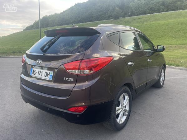 Hyundai ix35 2010 in Kaunas, with an engine capacity of 2.00 L and mileage of 275 thousand km for 6500 €, photo 4 on AUTOMOTO.COM.LV