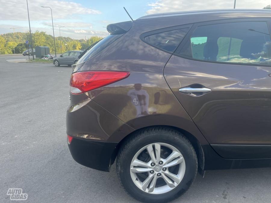 Hyundai ix35 2010 in Kaunas, with an engine capacity of 2.00 L and mileage of 275 thousand km for 6500 €, photo 6 on AUTOMOTO.COM.LV