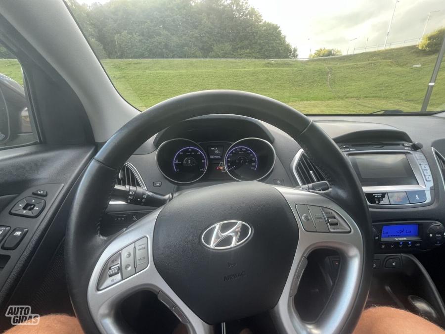 Hyundai ix35 2010 in Kaunas, with an engine capacity of 2.00 L and mileage of 275 thousand km for 6500 €, photo 13 on AUTOMOTO.COM.LV
