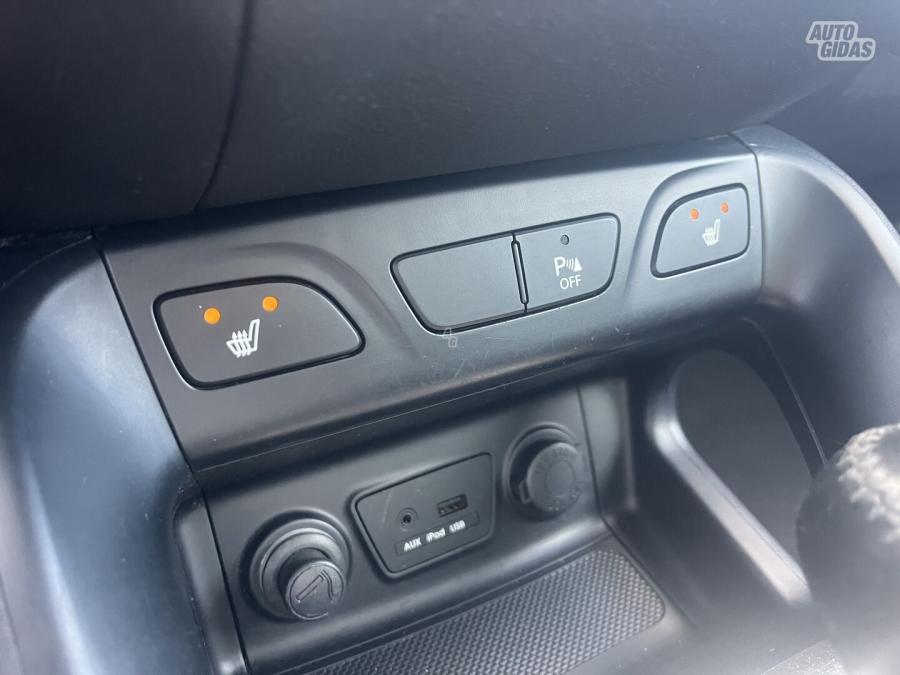 Hyundai ix35 2010 in Kaunas, with an engine capacity of 2.00 L and mileage of 275 thousand km for 6500 €, photo 16 on AUTOMOTO.COM.LV