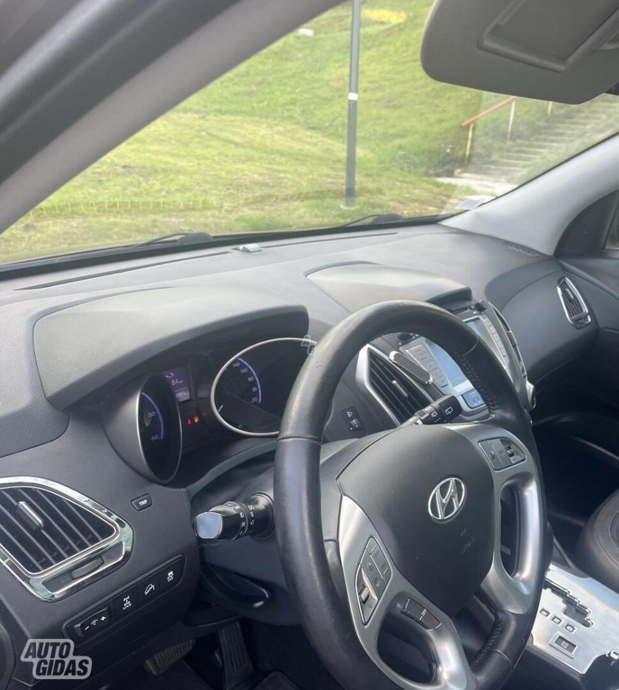 Hyundai ix35 2010 in Kaunas, with an engine capacity of 2.00 L and mileage of 275 thousand km for 6500 €, photo 19 on AUTOMOTO.COM.LV