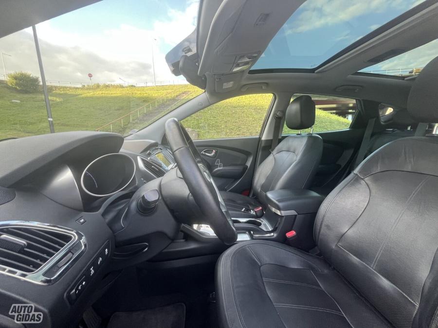 Hyundai ix35 2010 in Kaunas, with an engine capacity of 2.00 L and mileage of 275 thousand km for 6500 €, photo 20 on AUTOMOTO.COM.LV