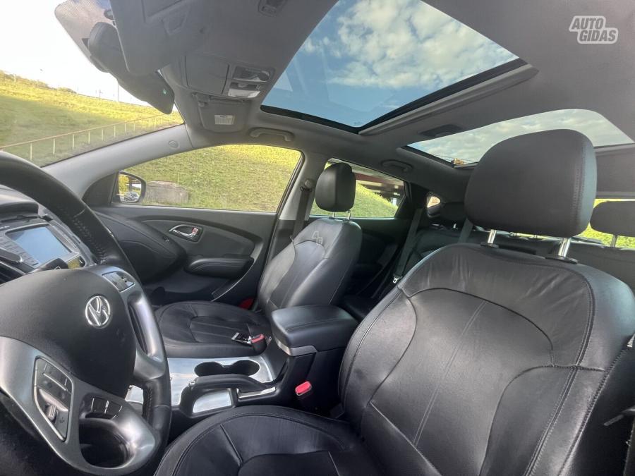 Hyundai ix35 2010 in Kaunas, with an engine capacity of 2.00 L and mileage of 275 thousand km for 6500 €, photo 21 on AUTOMOTO.COM.LV