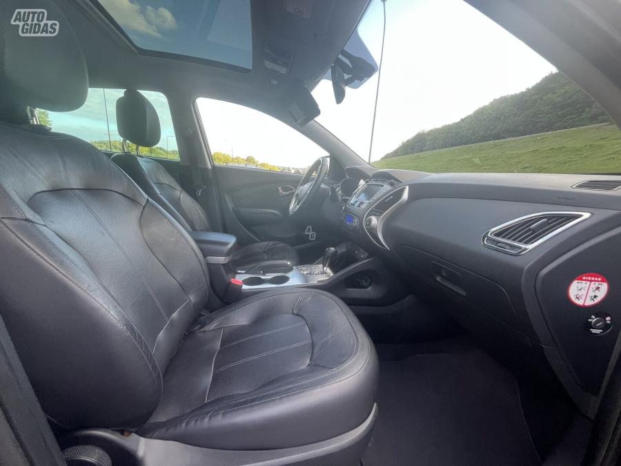 Hyundai ix35 2010 in Kaunas, with an engine capacity of 2.00 L and mileage of 275 thousand km for 6500 €, photo 24 on AUTOMOTO.COM.LV