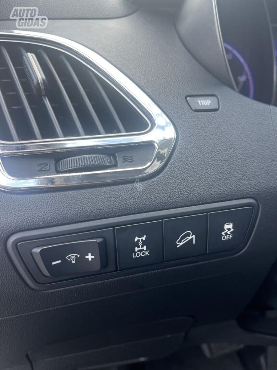 Hyundai ix35 2010 in Kaunas, with an engine capacity of 2.00 L and mileage of 275 thousand km for 6500 €, photo 25 on AUTOMOTO.COM.LV