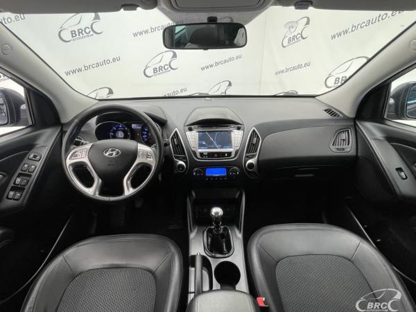 Hyundai ix35 2011 in Vilnius, with an engine capacity of 1.69 L and mileage of 349 thousand km for 2900 €, photo 3 on AUTOMOTO.COM.LV