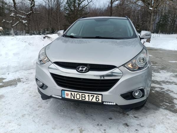 Hyundai ix35 2011 in Klaipeda, with an engine capacity of 1.70 L and mileage of 229 thousand km for 6200 €, photo 3 on AUTOMOTO.COM.LV