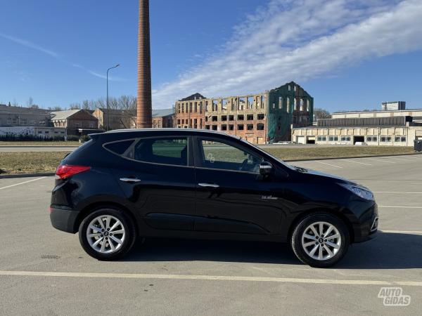 Hyundai ix35 2011 in Siauliai, with an engine capacity of 1.70 L and mileage of 364 thousand km for 4950 €, photo 5 on AUTOMOTO.COM.LV