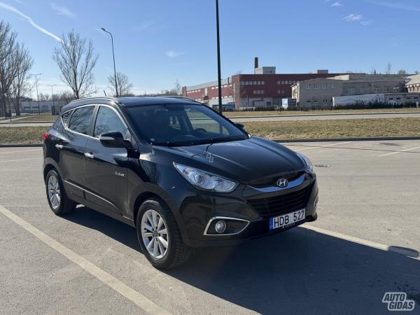 Hyundai ix35 2011 in Siauliai, with an engine capacity of 1.70 L and mileage of 364 thousand km for 4950 €, photo 6 on AUTOMOTO.COM.LV