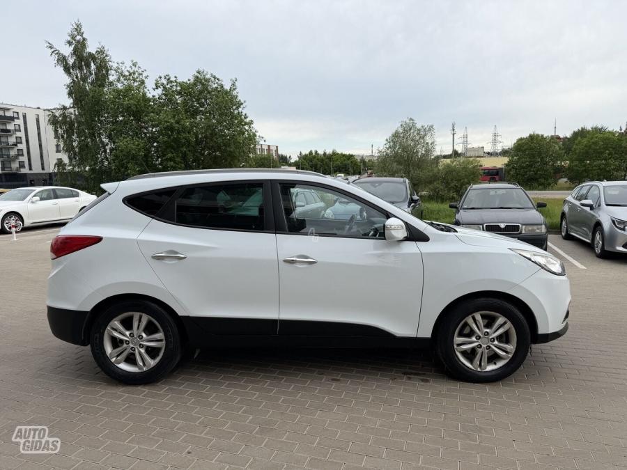 Hyundai ix35 2011 Viļņa, ar dzinēja tilpumu 2.00 L un nobraukumu 290 tūkst. km par 5900 €, foto 5 vietnē AUTOMOTO.COM.LV