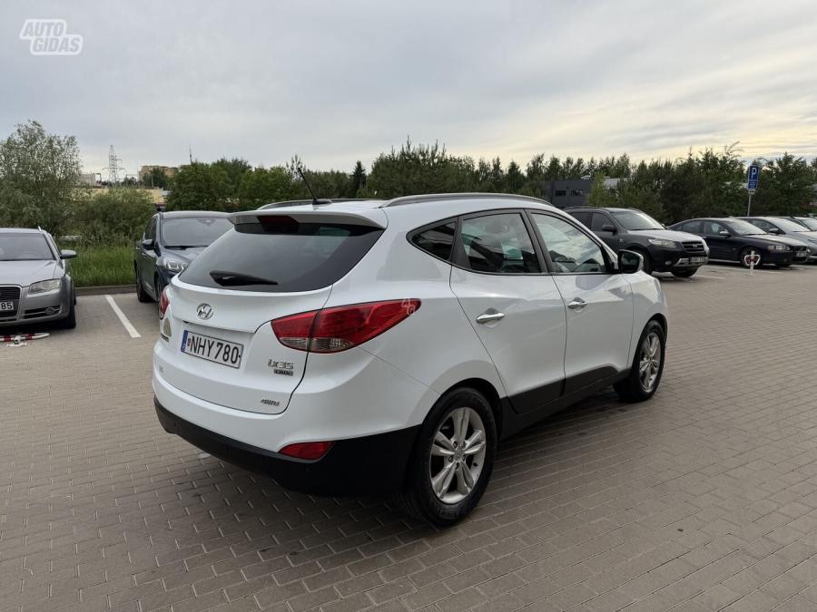 Hyundai ix35 2011 Viļņa, ar dzinēja tilpumu 2.00 L un nobraukumu 290 tūkst. km par 5900 €, foto 6 vietnē AUTOMOTO.COM.LV