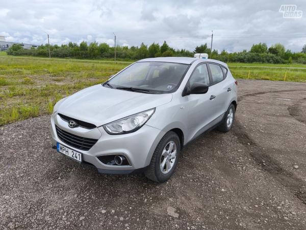 Hyundai ix35 2011 in Utena, with an engine capacity of 1.70 L and mileage of 290 thousand km for 5500 €, photo 1 on AUTOMOTO.COM.LV