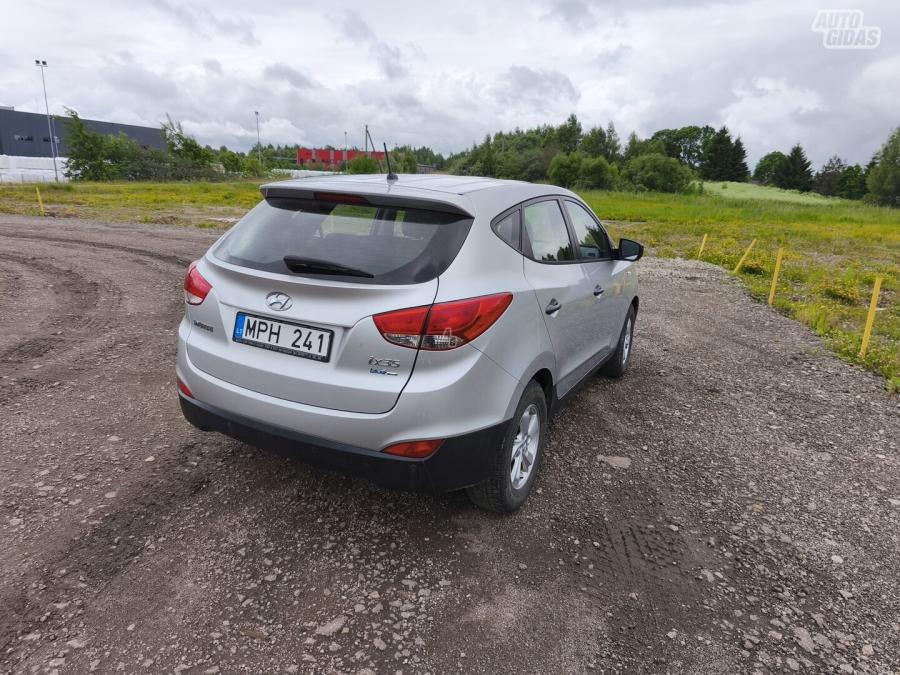 Hyundai ix35 2011 Utena, ar dzinēja tilpumu 1.70 L un nobraukumu 290 tūkst. km par 5500 €, foto 5 vietnē AUTOMOTO.COM.LV