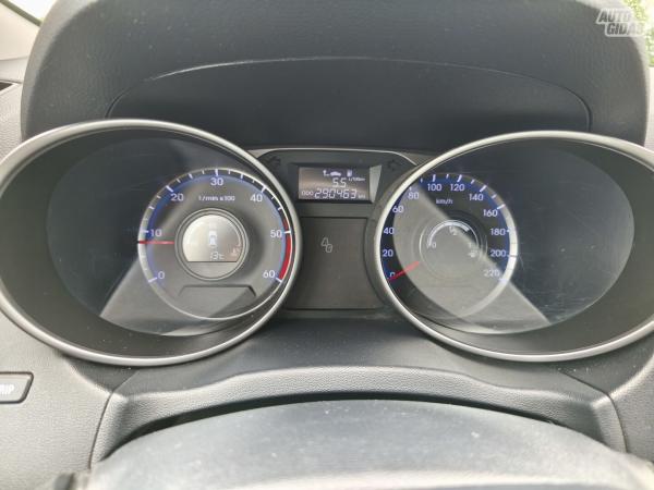 Hyundai ix35 2011 in Utena, with an engine capacity of 1.70 L and mileage of 290 thousand km for 5500 €, photo 6 on AUTOMOTO.COM.LV