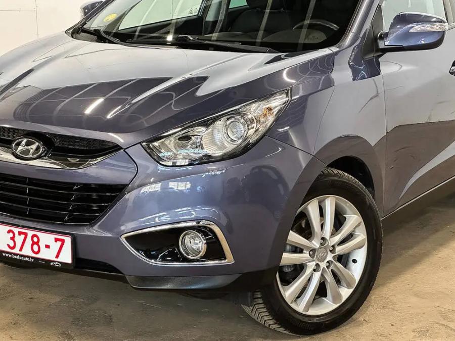 Hyundai ix35 2011 in Jurmala, with an engine capacity of 2.00 L and mileage of 198 thousand km for 7550 €, photo 4 on AUTOMOTO.COM.LV