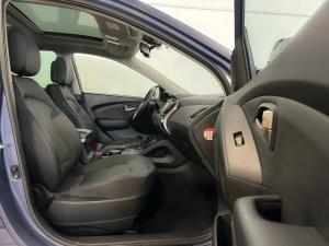 Hyundai ix35 2011 in Jurmala, with an engine capacity of 2.00 L and mileage of 198 thousand km for 7550 €, photo 26 on AUTOMOTO.COM.LV