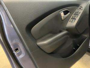 Hyundai ix35 2011 in Jurmala, with an engine capacity of 2.00 L and mileage of 198 thousand km for 7550 €, photo 44 on AUTOMOTO.COM.LV