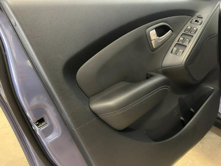 Hyundai ix35 2011 in Jurmala, with an engine capacity of 2.00 L and mileage of 198 thousand km for 7550 €, photo 44 on AUTOMOTO.COM.LV