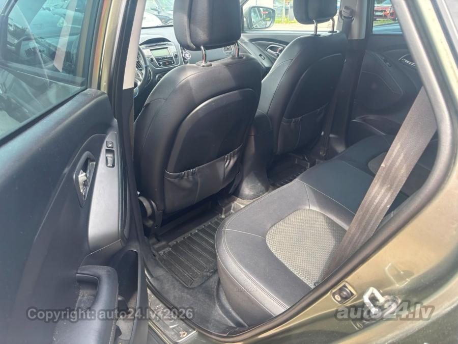 Hyundai ix35 2011 in Tallinn, with an engine capacity of 2.00 L and mileage of 205 thousand km for 4200 €, photo 10 on AUTOMOTO.COM.LV