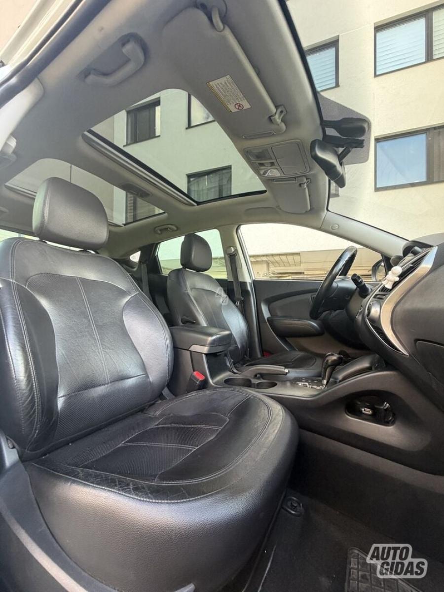 Hyundai ix35 2011 Viļņa, ar dzinēja tilpumu 2.00 L un nobraukumu 295 tūkst. km par 4900 €, foto 18 vietnē AUTOMOTO.COM.LV
