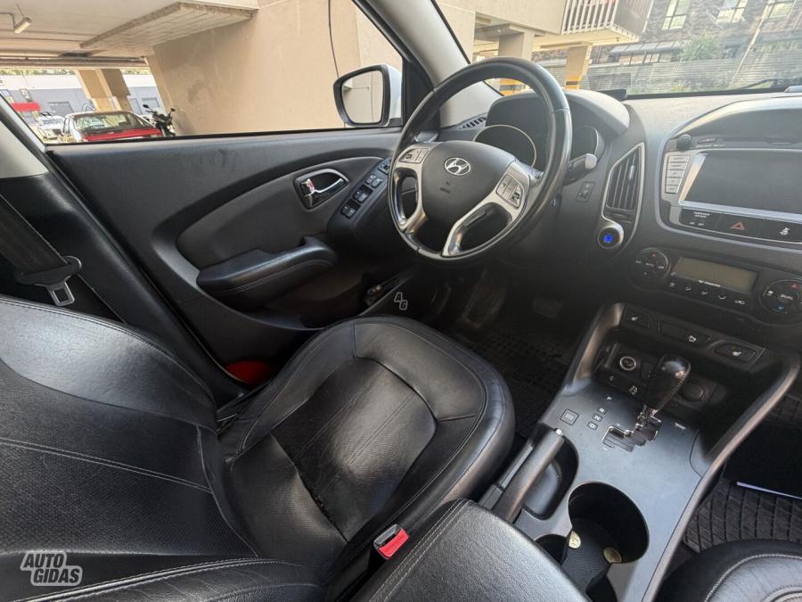 Hyundai ix35 2011 Viļņa, ar dzinēja tilpumu 2.00 L un nobraukumu 295 tūkst. km par 4900 €, foto 19 vietnē AUTOMOTO.COM.LV