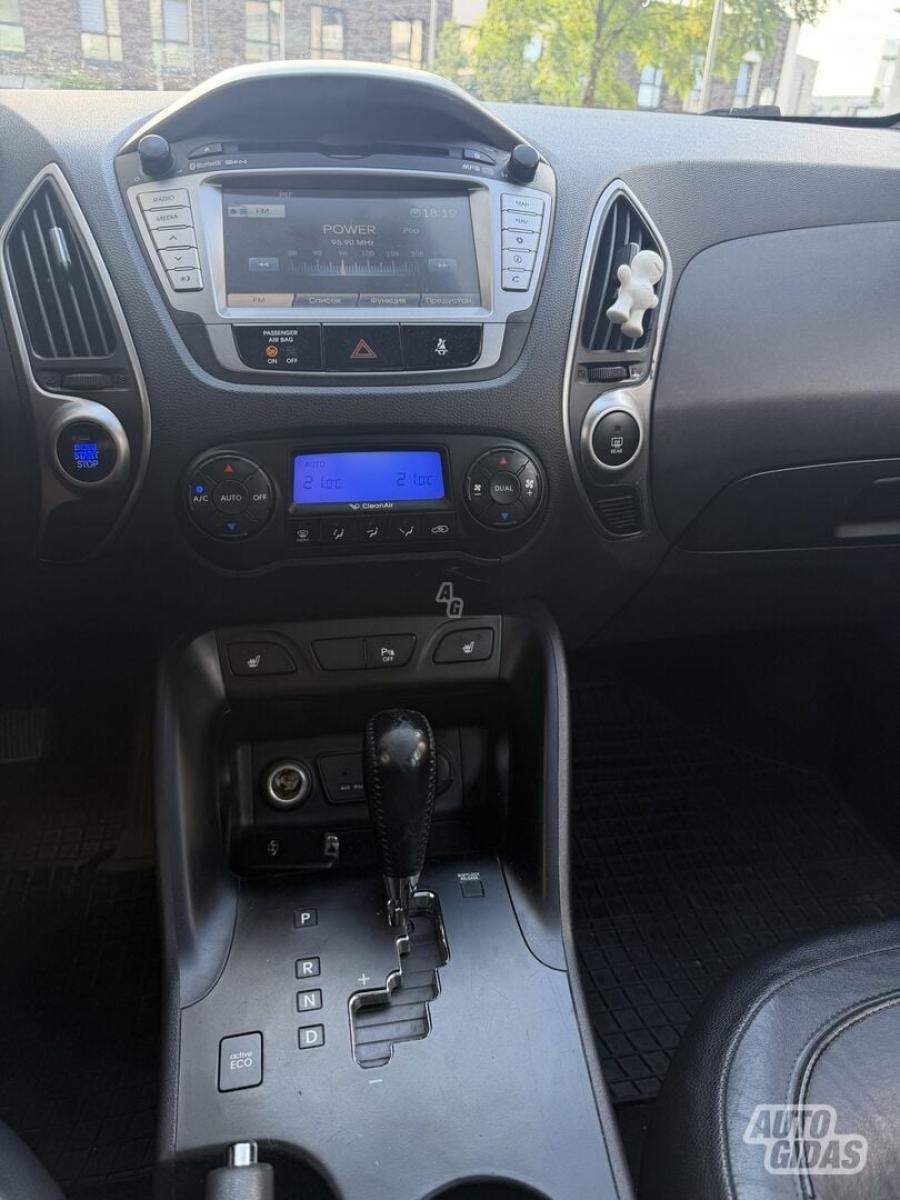 Hyundai ix35 2011 Viļņa, ar dzinēja tilpumu 2.00 L un nobraukumu 295 tūkst. km par 4900 €, foto 23 vietnē AUTOMOTO.COM.LV