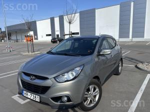 Hyundai ix35 2011 in Riga, with an engine capacity of 2.00 L and mileage of 280 thousand km for 4500 €, photo 5 on AUTOMOTO.COM.LV