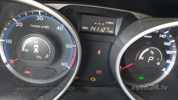Hyundai ix35 2012 in Tallinn, with an engine capacity of 2.00 L and mileage of 141 thousand km for 7490 €, photo 5 on AUTOMOTO.COM.LV