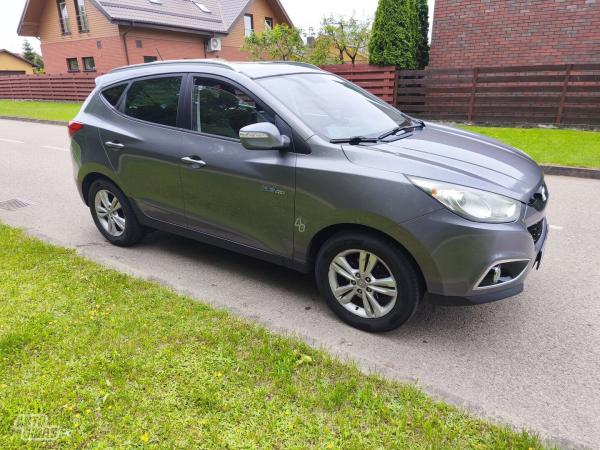 Hyundai ix35 2012 in Kaunas, with an engine capacity of 1.60 L and mileage of 246 thousand km for 2000 €, photo 4 on AUTOMOTO.COM.LV