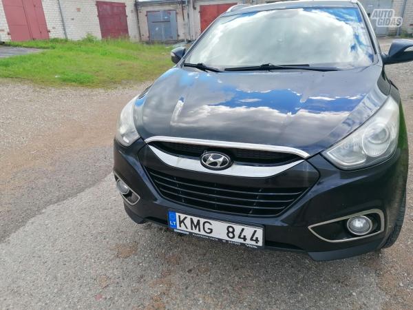 Hyundai ix35 2012 in Utena, with an engine capacity of 2.00 L and mileage of 380 thousand km for 3500 €, photo 3 on AUTOMOTO.COM.LV
