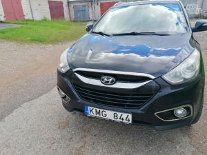 Hyundai ix35 2012 Utena, ar dzinēja tilpumu 2.00 L un nobraukumu 380 tūkst. km par 3500 €, foto 4 vietnē AUTOMOTO.COM.LV