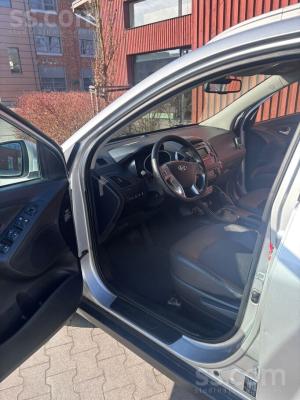 Hyundai ix35 2012 Rīga, ar dzinēja tilpumu 2.00 L un nobraukumu 356 tūkst. km par 4800 €, foto 3 vietnē AUTOMOTO.COM.LV