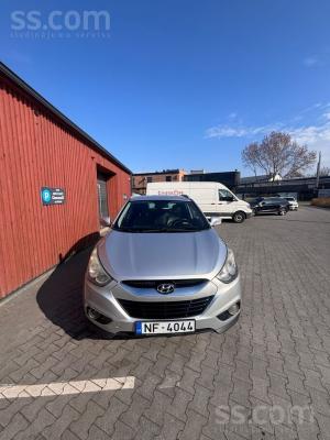 Hyundai ix35 2012 Rīga, ar dzinēja tilpumu 2.00 L un nobraukumu 356 tūkst. km par 4800 €, foto 4 vietnē AUTOMOTO.COM.LV