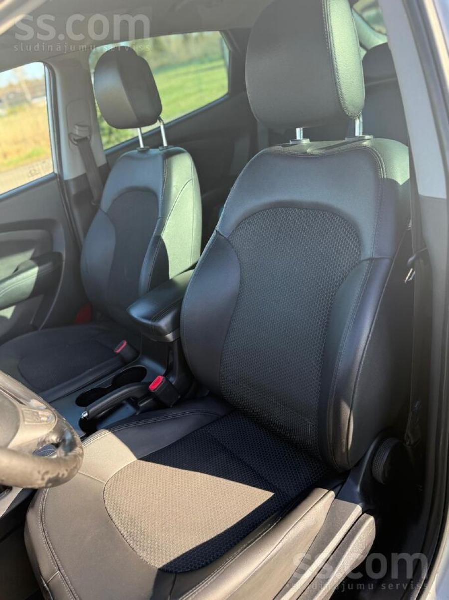 Hyundai ix35 2012 Rīga, ar dzinēja tilpumu 2.00 L un nobraukumu 356 tūkst. km par 4800 €, foto 13 vietnē AUTOMOTO.COM.LV