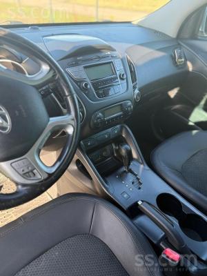 Hyundai ix35 2012 Rīga, ar dzinēja tilpumu 2.00 L un nobraukumu 356 tūkst. km par 4800 €, foto 14 vietnē AUTOMOTO.COM.LV
