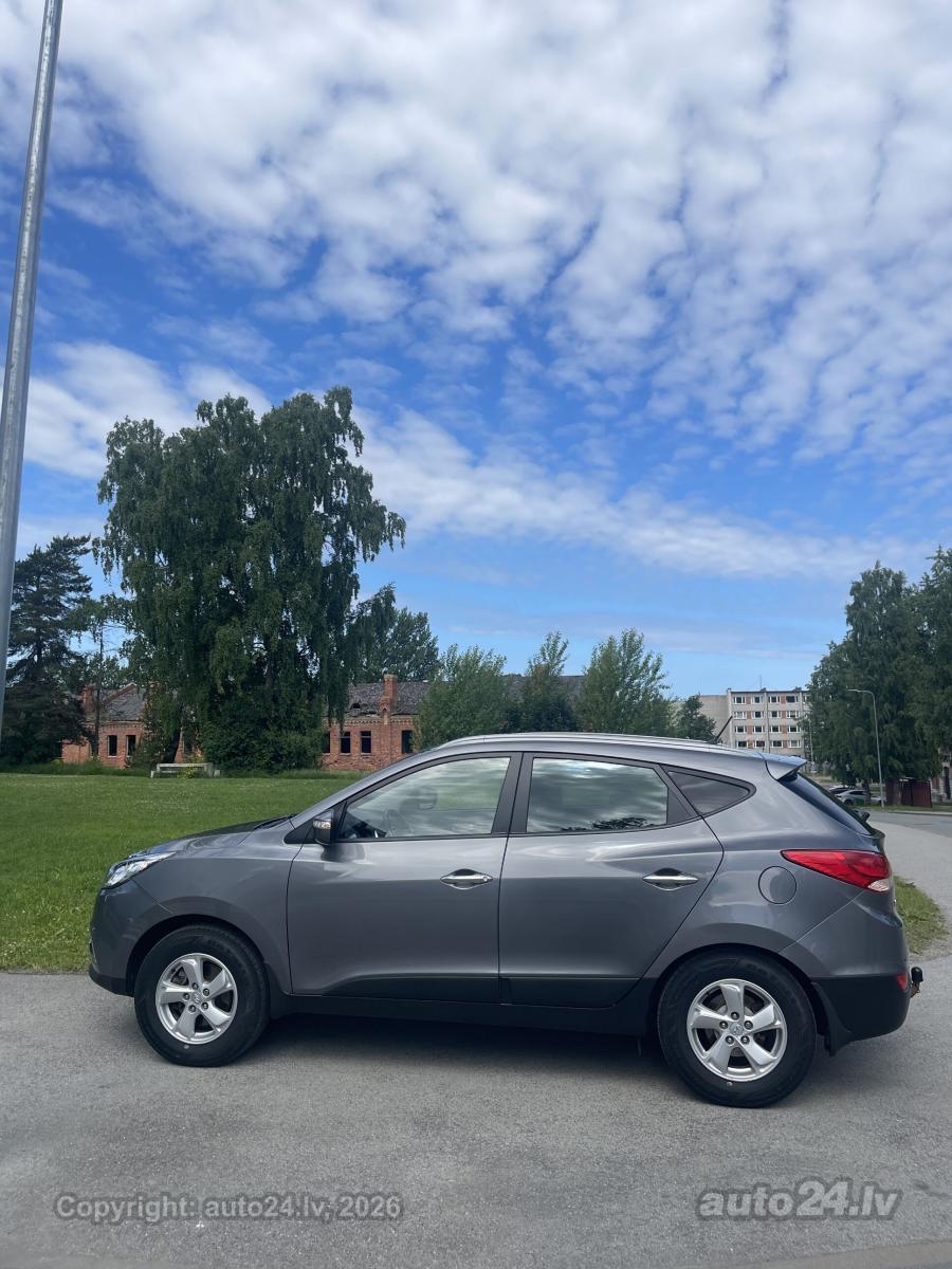 Hyundai ix35 2012 in Tallinn, with an engine capacity of 2.00 L and mileage of 137 thousand km for 9000 €, photo 4 on AUTOMOTO.COM.LV