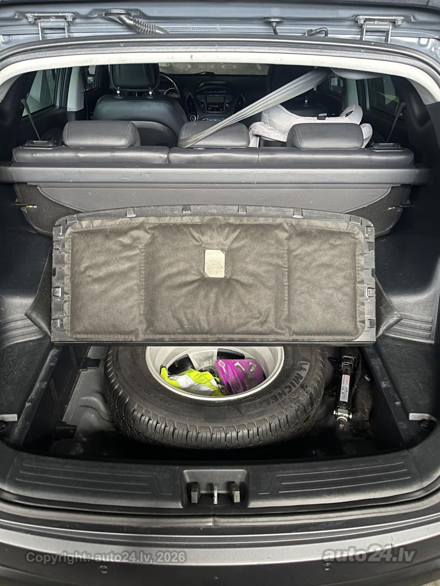 Hyundai ix35 2012 in Tallinn, with an engine capacity of 2.00 L and mileage of 137 thousand km for 9000 €, photo 9 on AUTOMOTO.COM.LV