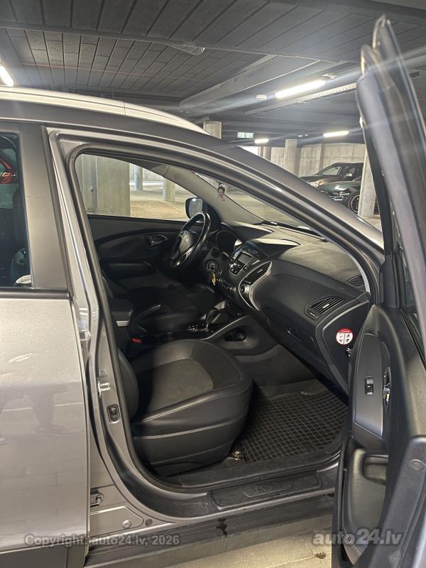 Hyundai ix35 2012 in Tallinn, with an engine capacity of 2.00 L and mileage of 137 thousand km for 9000 €, photo 9 on AUTOMOTO.COM.LV