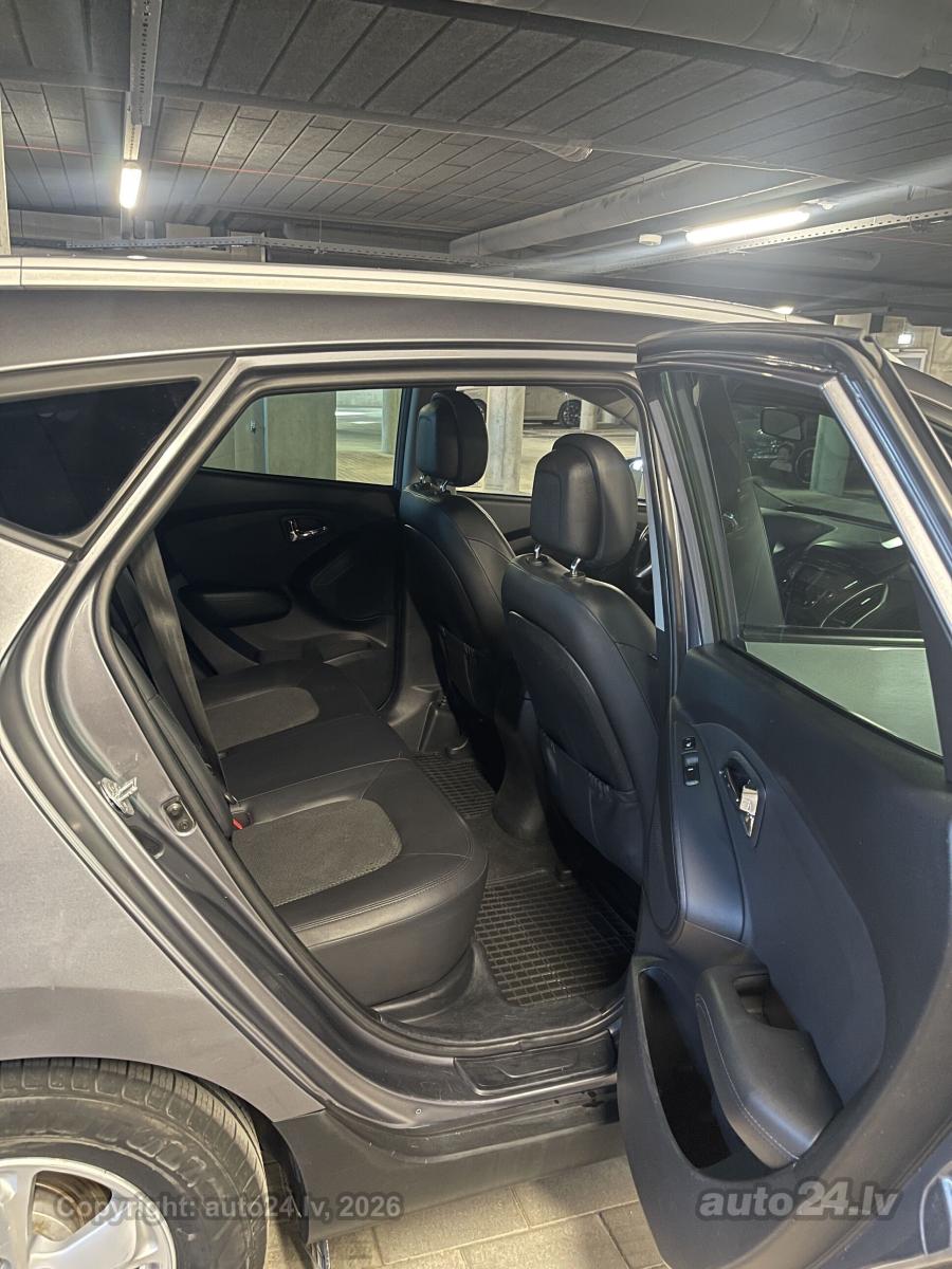 Hyundai ix35 2012 in Tallinn, with an engine capacity of 2.00 L and mileage of 137 thousand km for 9000 €, photo 11 on AUTOMOTO.COM.LV
