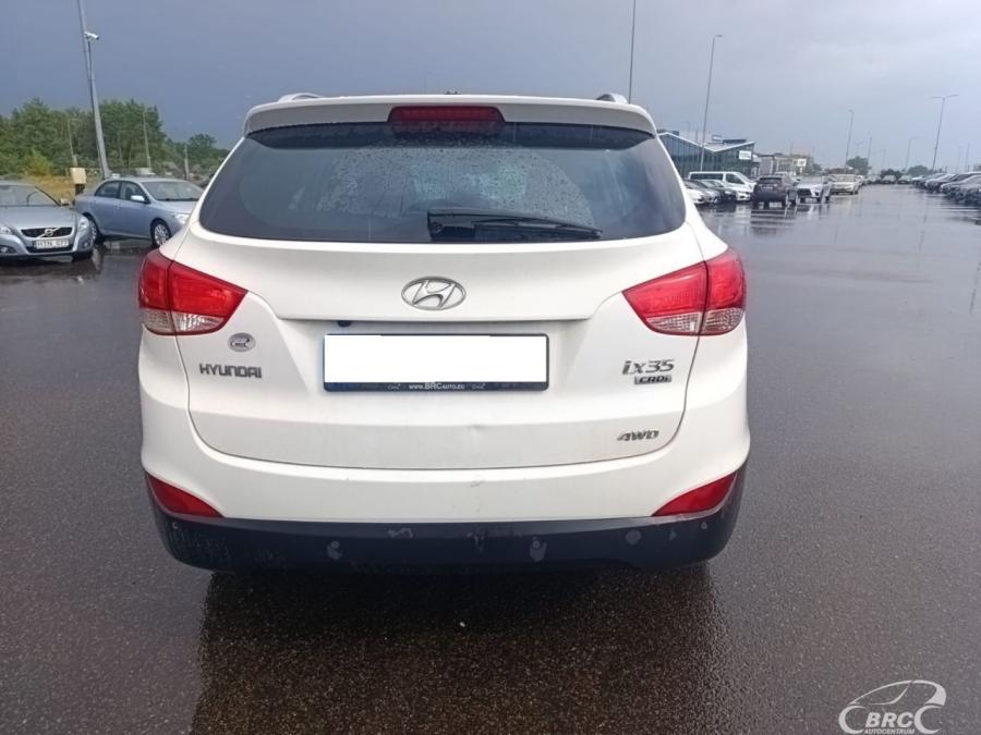 Hyundai ix35 2012 in Vilnius, with an engine capacity of 2.00 L and mileage of 320 thousand km for 3900 €, photo 5 on AUTOMOTO.COM.LV