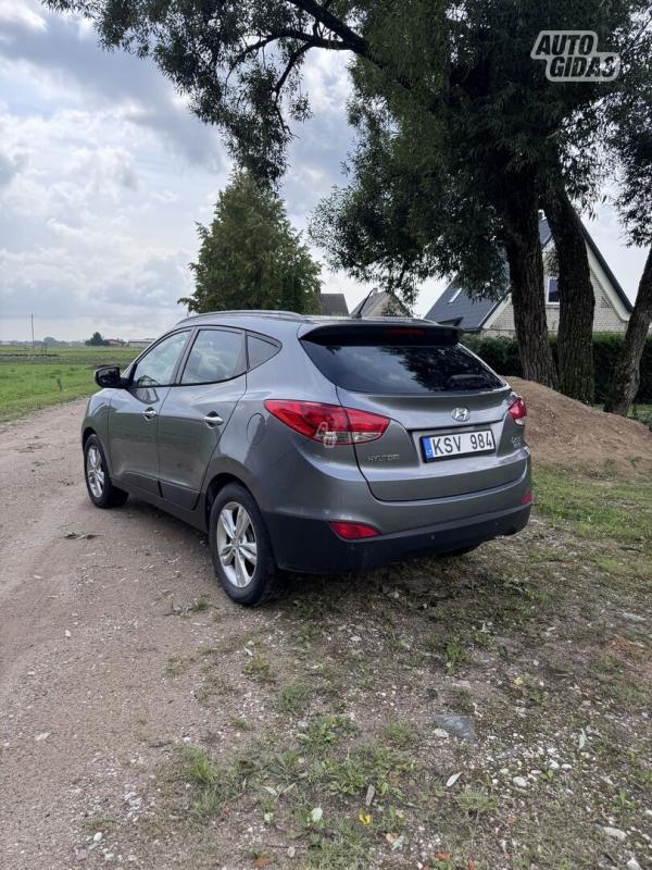 Hyundai ix35 2012 in Mazeikiai, with an engine capacity of 1.70 L and mileage of 230 thousand km for 4200 €, photo 5 on AUTOMOTO.COM.LV
