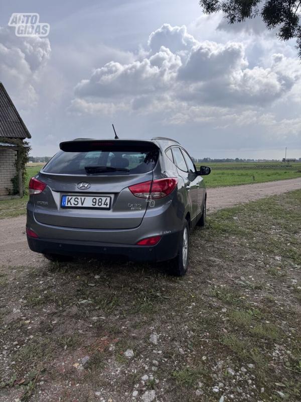 Hyundai ix35 2012 in Mazeikiai, with an engine capacity of 1.70 L and mileage of 230 thousand km for 4200 €, photo 6 on AUTOMOTO.COM.LV