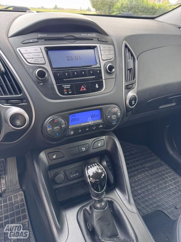 Hyundai ix35 2012 in Mazeikiai, with an engine capacity of 1.70 L and mileage of 230 thousand km for 4200 €, photo 11 on AUTOMOTO.COM.LV