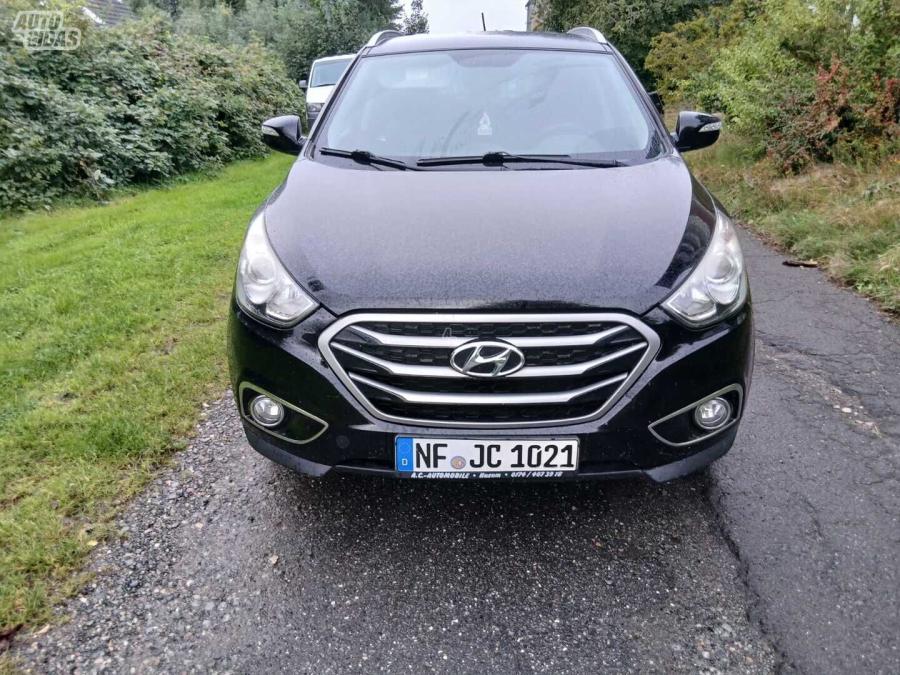 Hyundai ix35 2012 in Marijampole, with an engine capacity of 2.00 L and mileage of 200 thousand km for 6150 €, photo 1 on AUTOMOTO.COM.LV