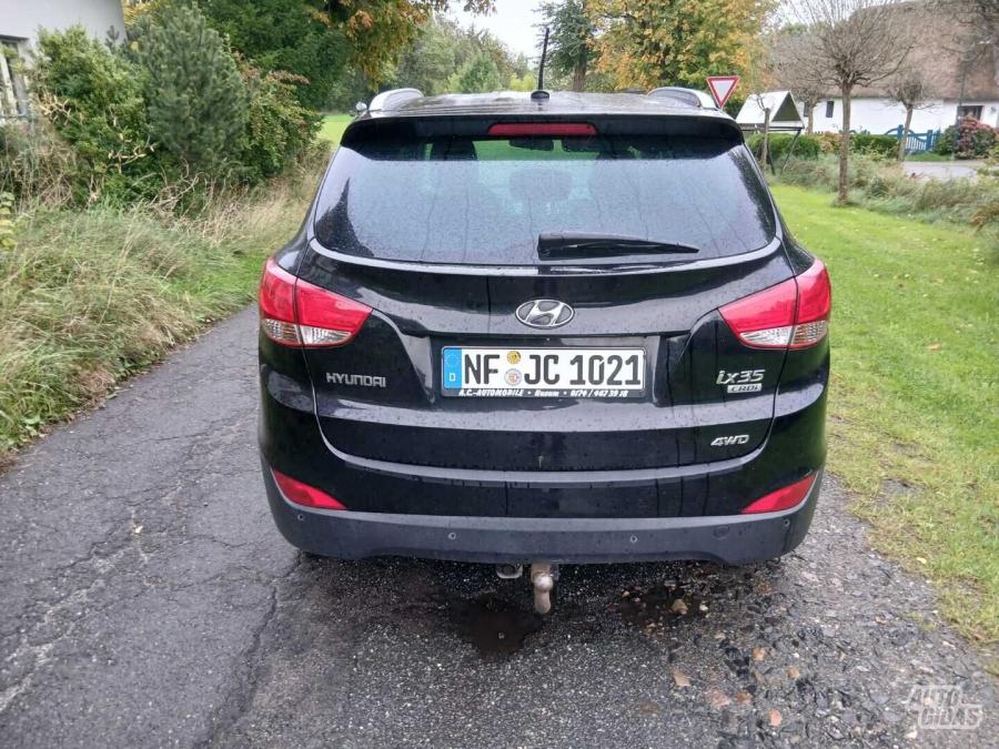Hyundai ix35 2012 in Marijampole, with an engine capacity of 2.00 L and mileage of 200 thousand km for 6150 €, photo 3 on AUTOMOTO.COM.LV