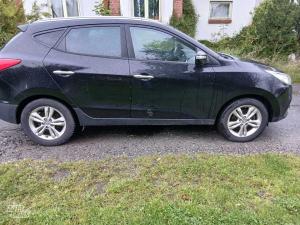 Hyundai ix35 2012 in Marijampole, with an engine capacity of 2.00 L and mileage of 200 thousand km for 6150 €, photo 5 on AUTOMOTO.COM.LV