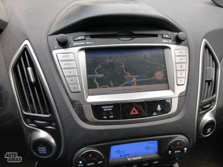 Hyundai ix35 2012 in Marijampole, with an engine capacity of 2.00 L and mileage of 200 thousand km for 6150 €, photo 8 on AUTOMOTO.COM.LV