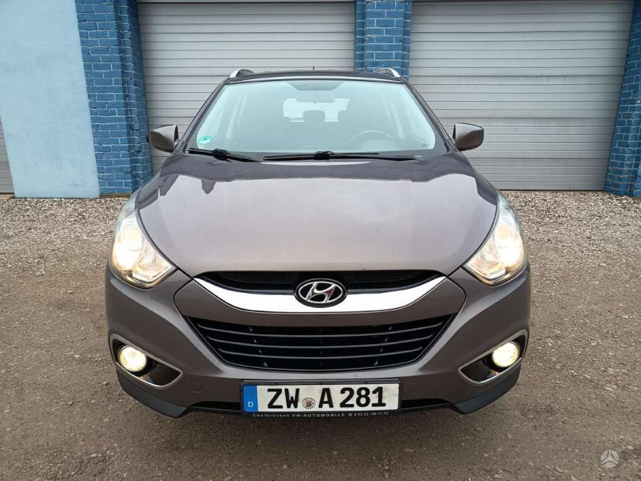 Hyundai ix35 2013 in Marijampole, with an engine capacity of 2.00 L and mileage of 207 thousand km for 6950 €, photo 3 on AUTOMOTO.COM.LV