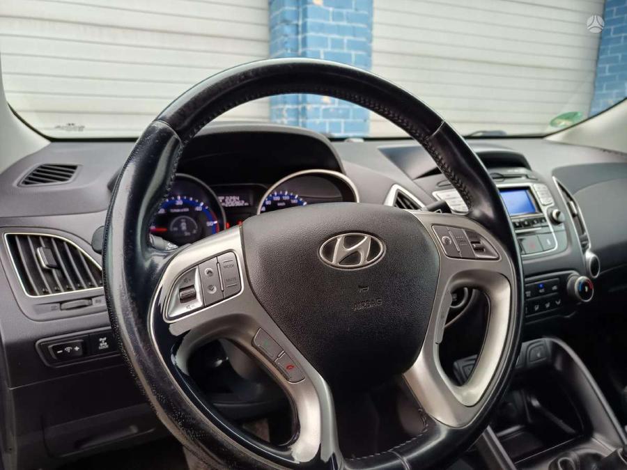Hyundai ix35 2013 in Marijampole, with an engine capacity of 2.00 L and mileage of 207 thousand km for 6950 €, photo 13 on AUTOMOTO.COM.LV
